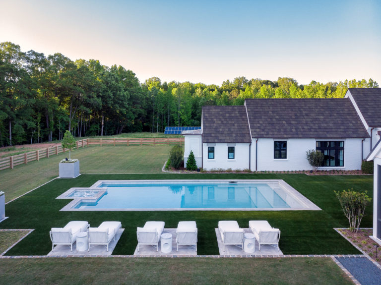 Signature – Luxury Pools & Outdoor Living